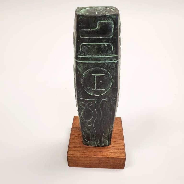 George Morrison | Presentation totem | MutualArt