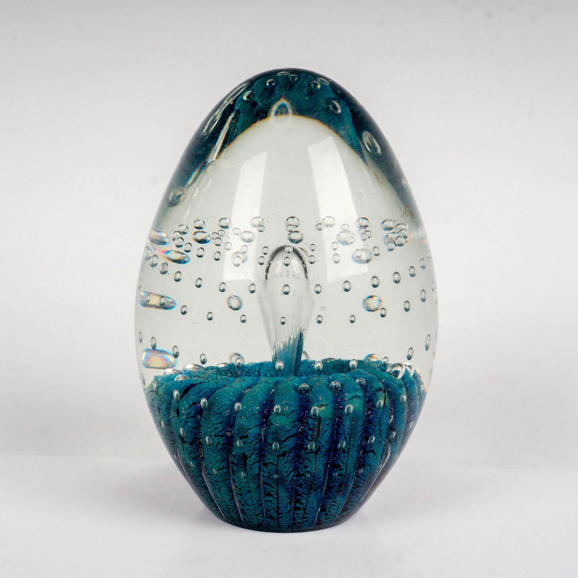 Robert Eickholt | TWO IRIDESCENT GLASS VASES | MutualArt