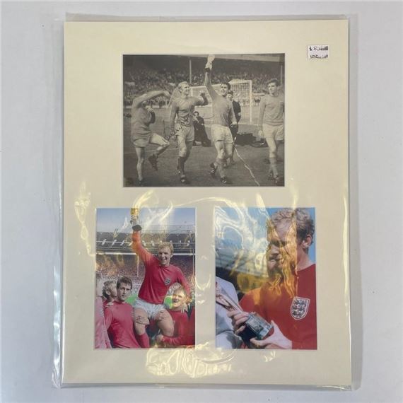 Bobby Moore | Bobby Moore signed photograph | MutualArt