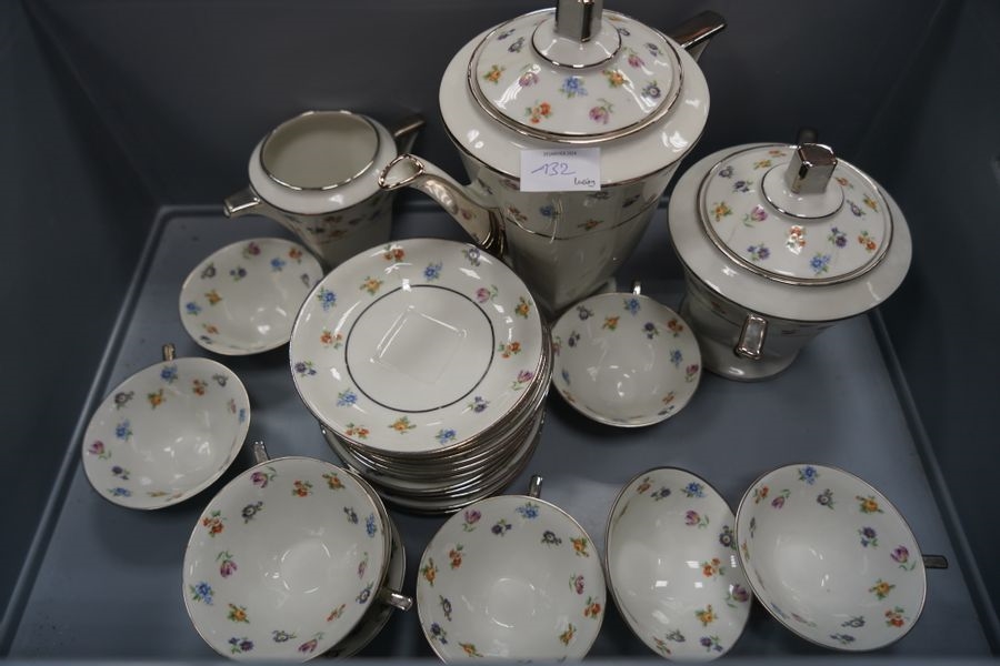 Jean Boyer | JEAN BOYER LIMOGES Partie de service à café... - Lot 132 ...