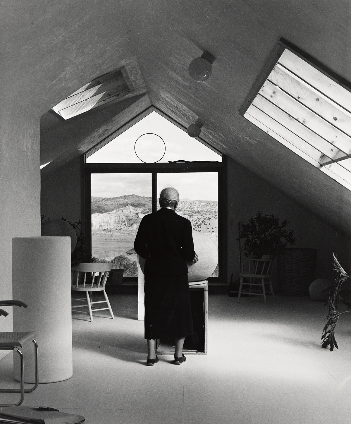 Todd Webb | Georgia O'Keeffe in Juan Hamilton's Studio, Barranca, N.M ...