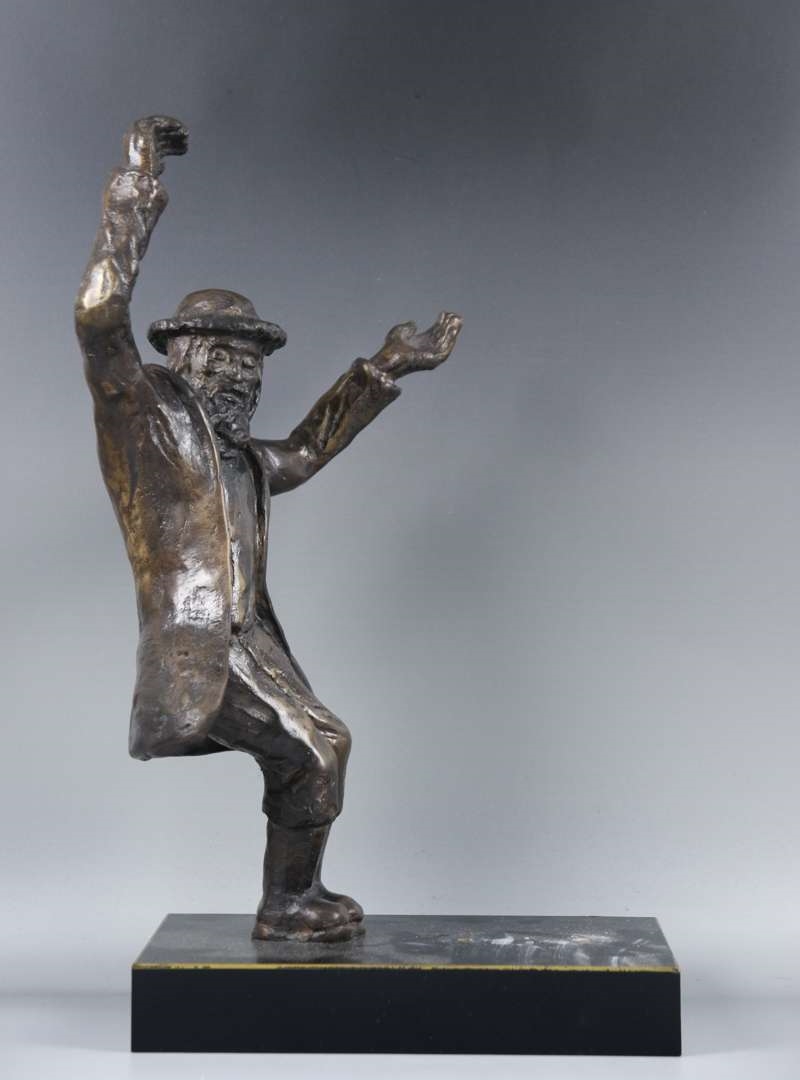 Nicky Imber | een bronzen sculptuur van twee dansende mannen | MutualArt