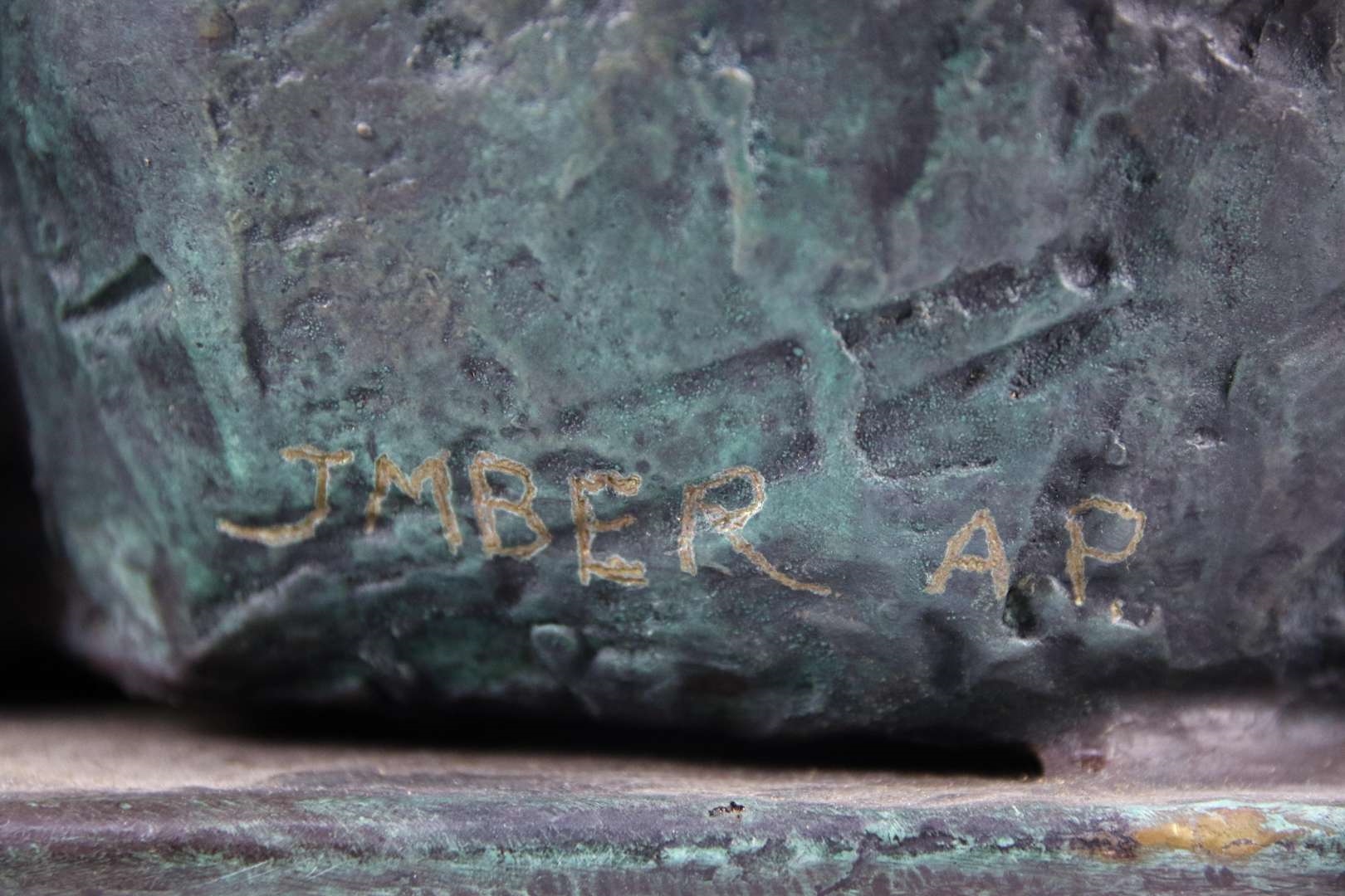 Nicky Imber | een groot bronzen sculptuur van een omhelzend ouderlijk ...