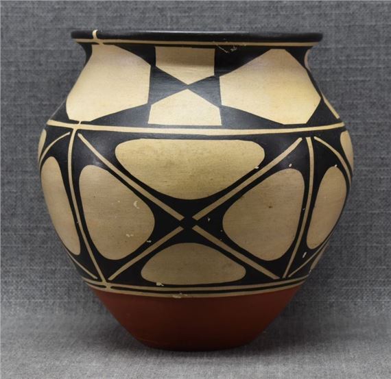 Robert Tenorio | Olla (1990s) | MutualArt