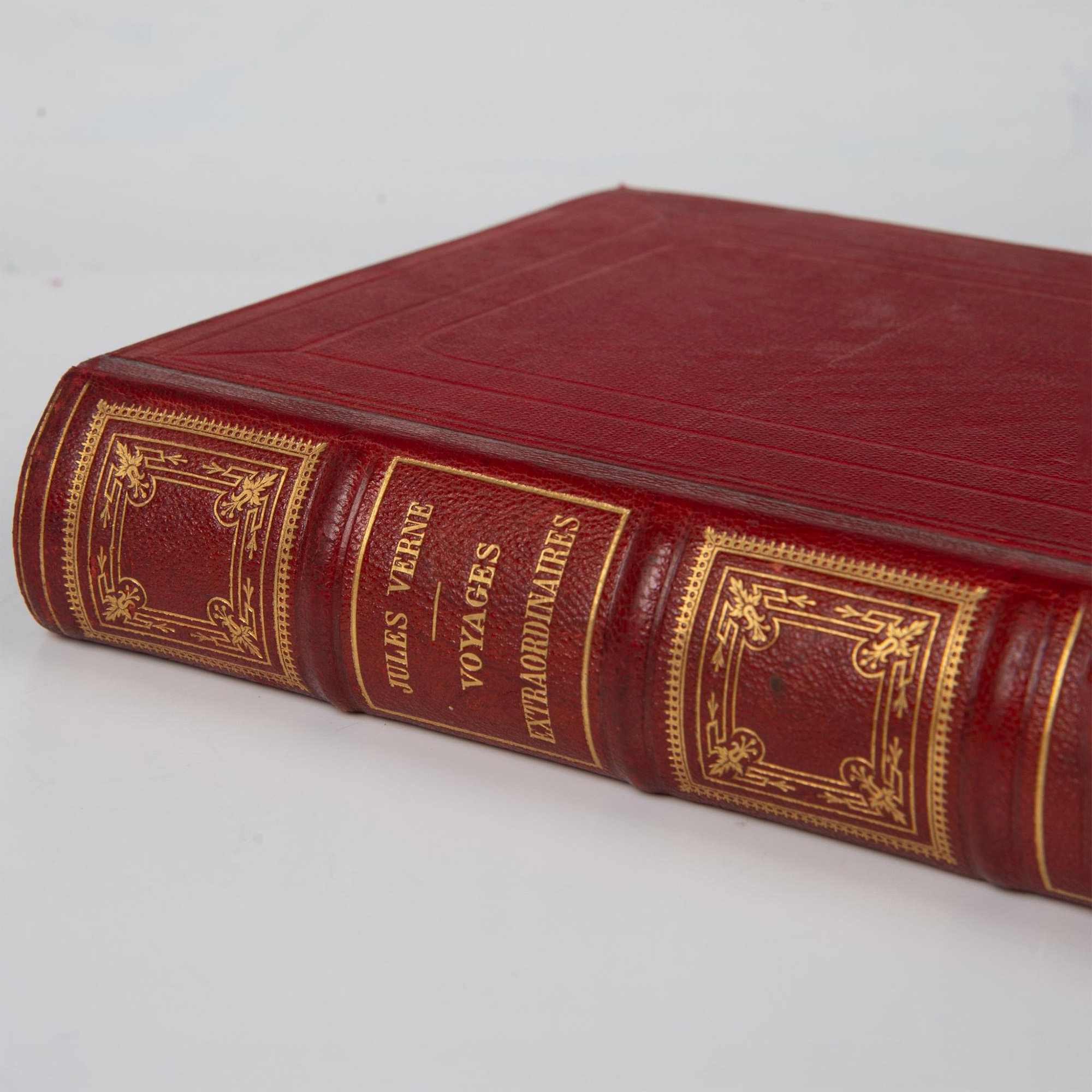 Georges Roux | Jules Verne, Le Volcan d'Or, Aux Harpons, Red Cover ...