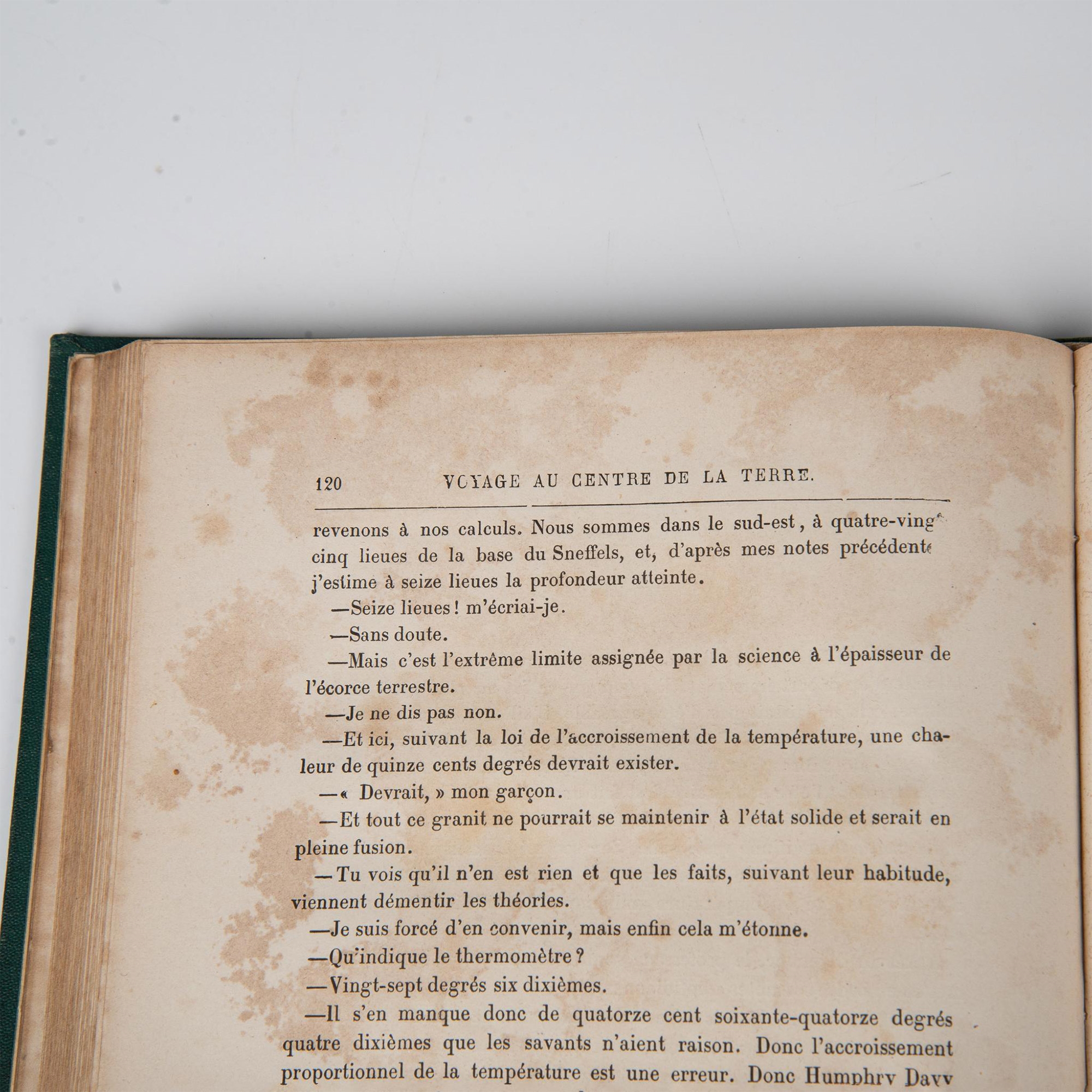 Edouard Riou | Jules Verne, Voyage au Centre, Aux Initiales Dorees ...