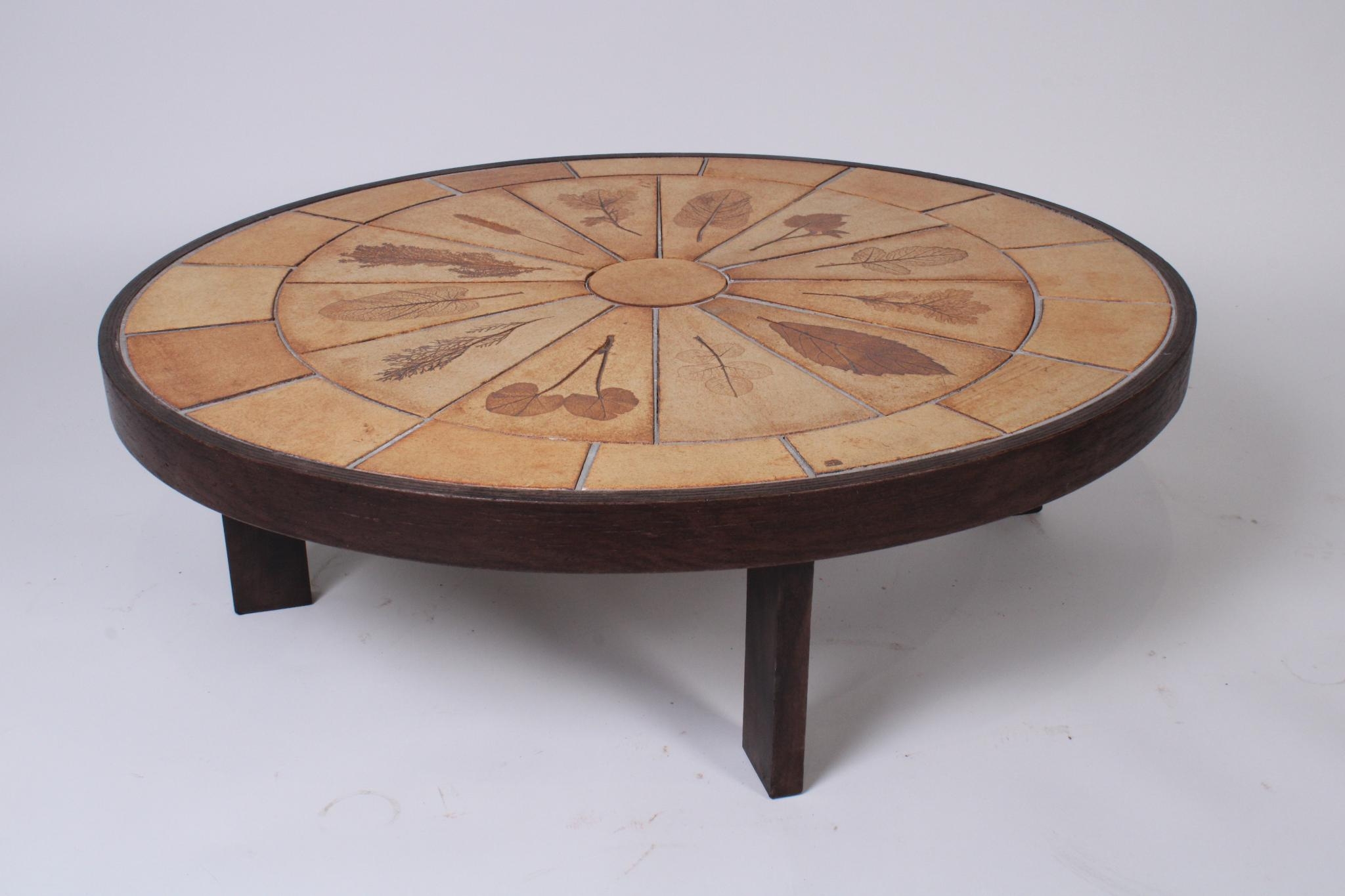 Roger Capron | Table basse ronde | MutualArt