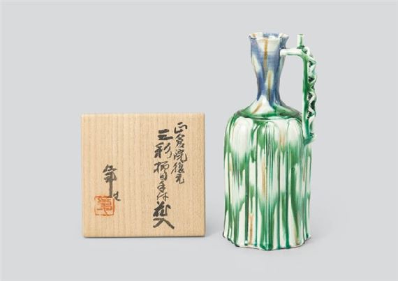 Kato Takuo | Shosoin reproduction handled vase with combed pattern in ...
