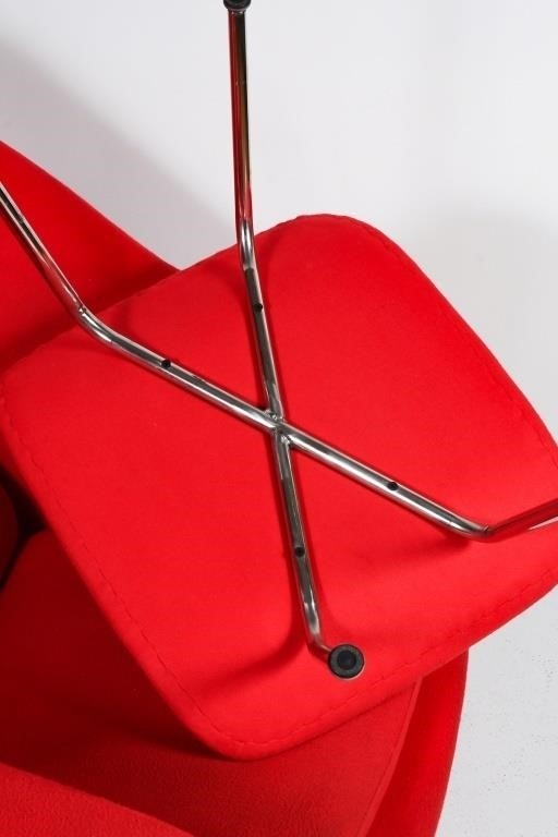 Eero Saarinen | RED EERO SAARINEN WOMB CHAIR | MutualArt