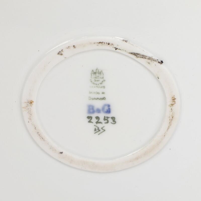 Axel Locher | Porcelain bowl in the shape of inuit seated by lake ...