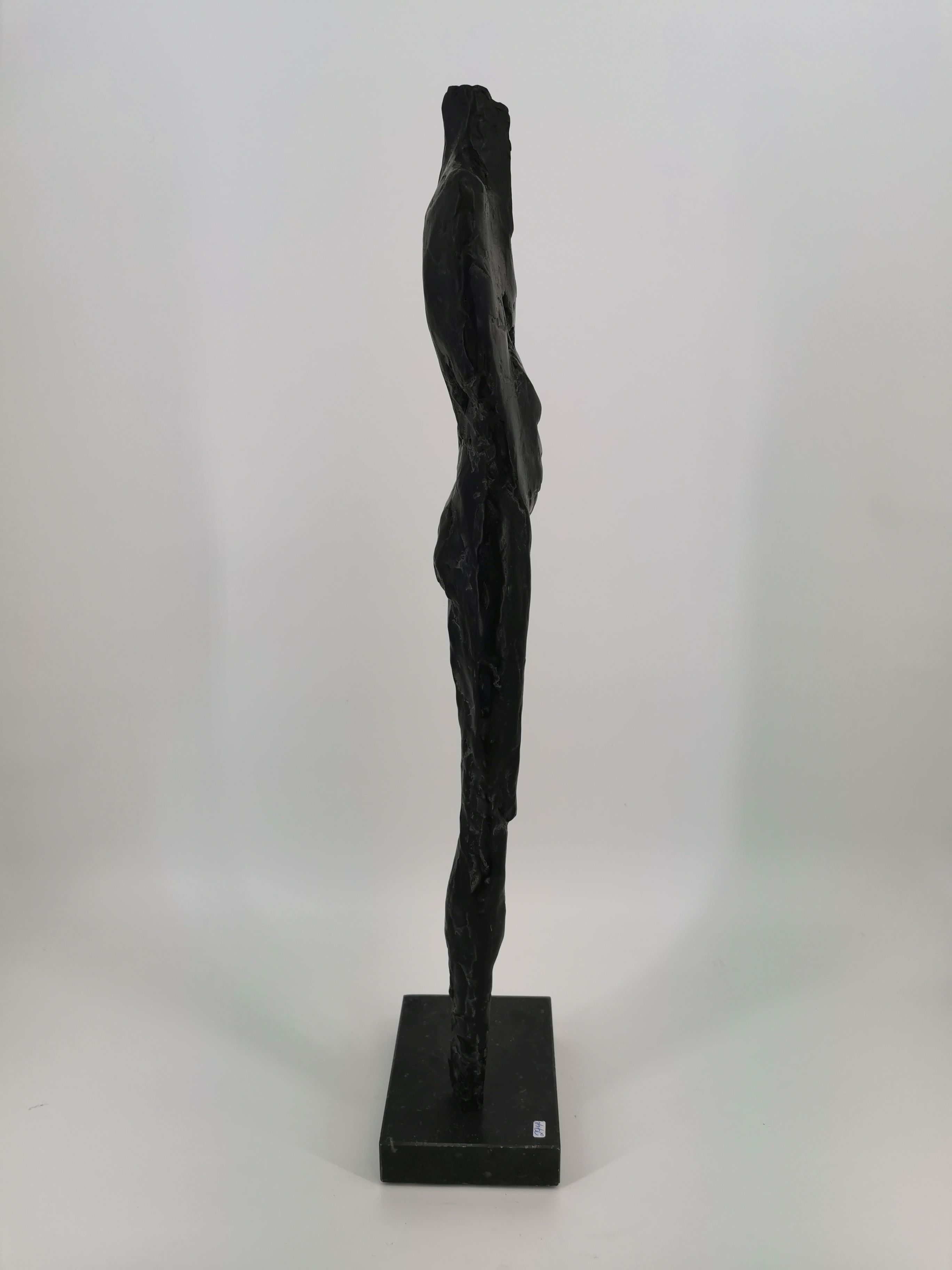 Kiny Copinga-Scholten | ohne Titel - stehender männlicher torsierter ...