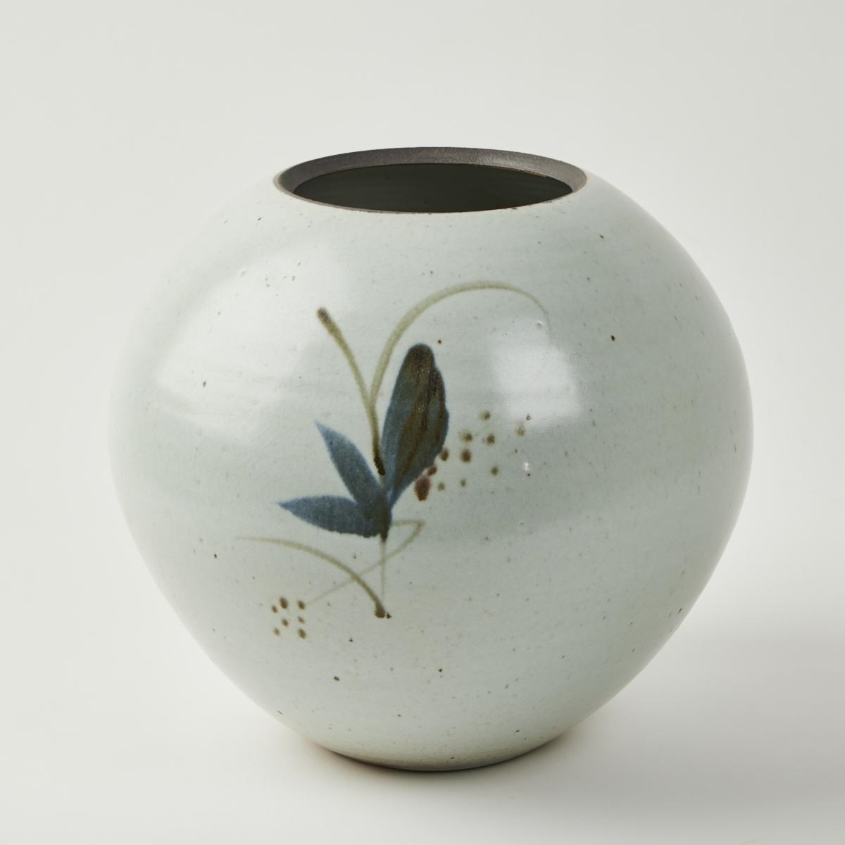 Peter Collis | A Peter Collis Floor Pot | MutualArt