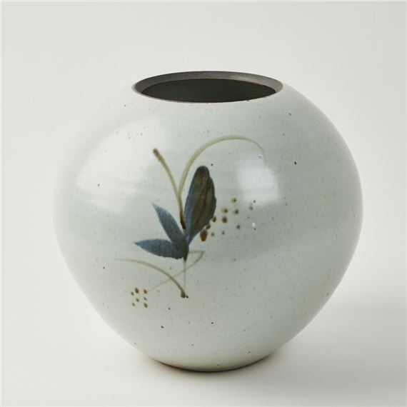 Peter Collis | A Peter Collis Floor Pot | MutualArt
