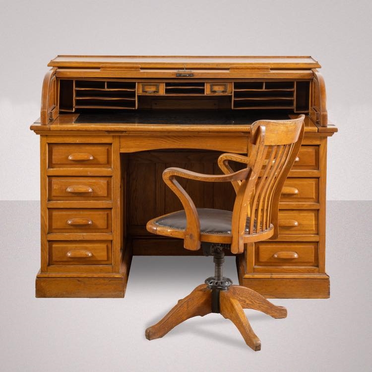 Schirolli | Scrivania da centro in legno di rovere | MutualArt