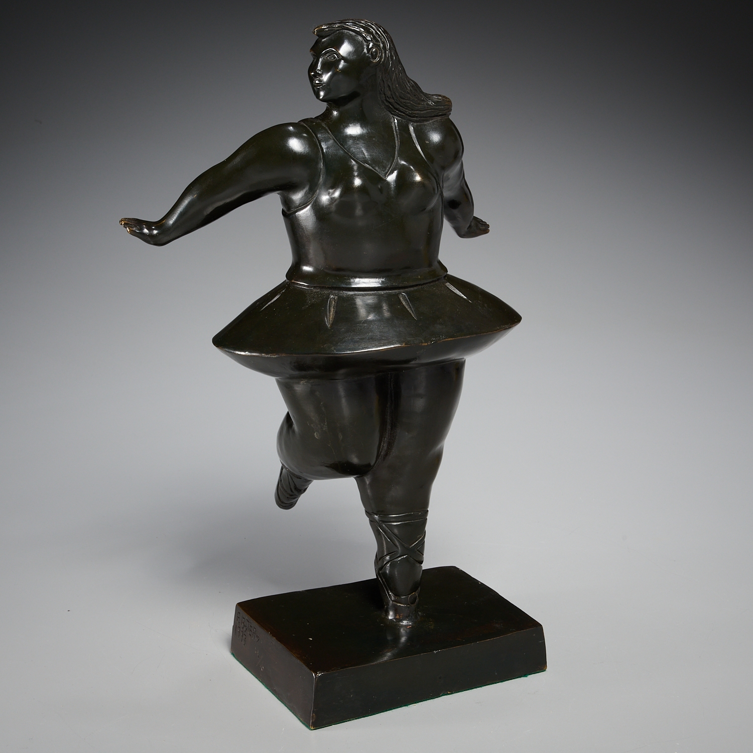 Fernando Botero | Niño con un pájaro (1965) | MutualArt