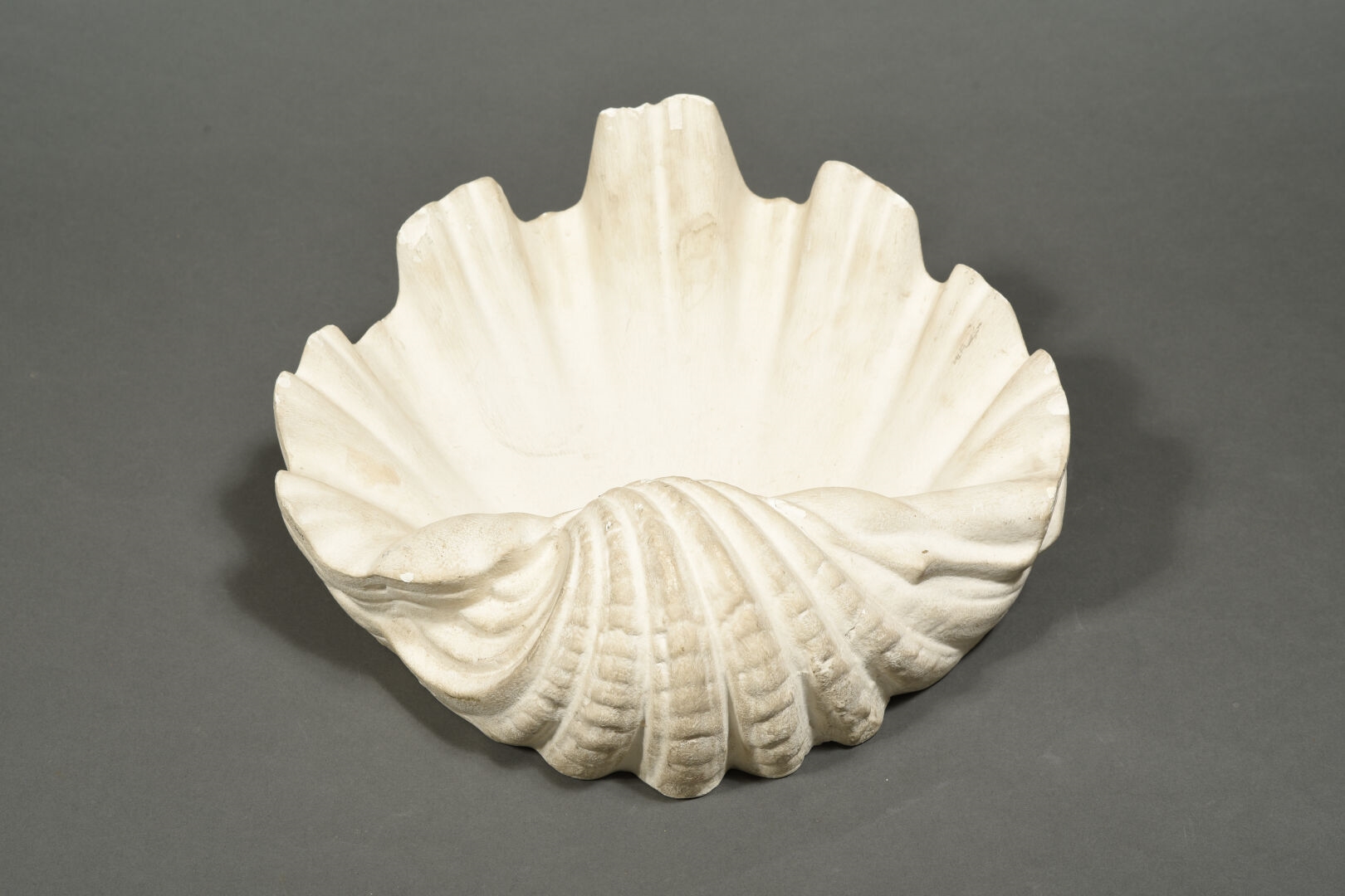 Jean-Charles Moreaux | dans le goût Applique murale en plâtre figurant ...