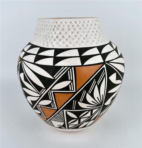 Earlene Antonio | Earlene Antonio Acoma Pueblo Indian Pot | MutualArt