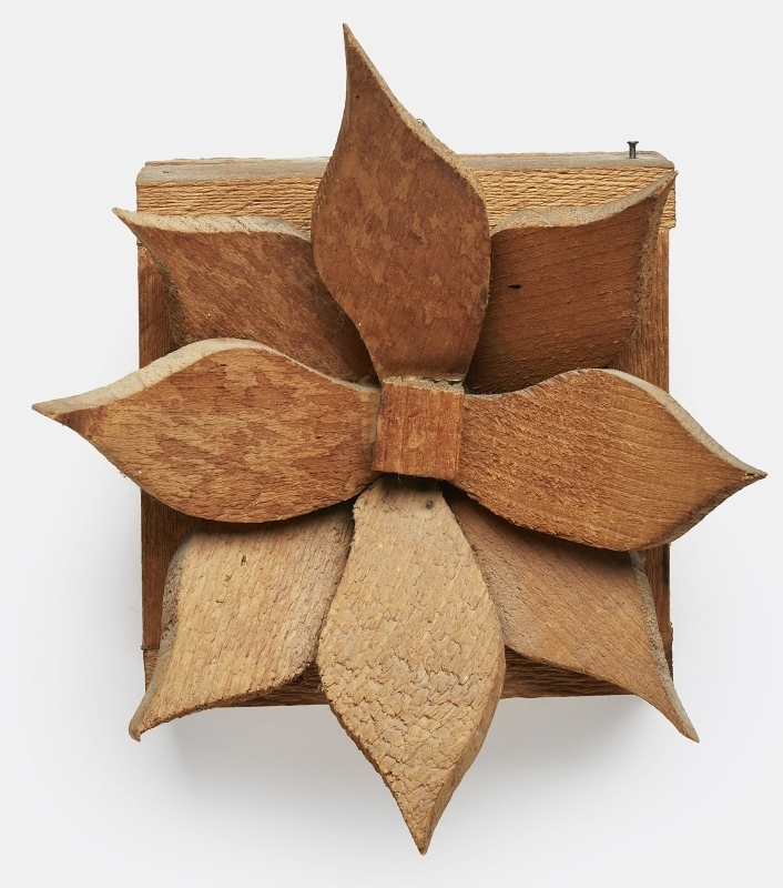 Mario Ceroli | Skulptur Mario Ceroli: Fiore, dat. 1971 (1971) | MutualArt