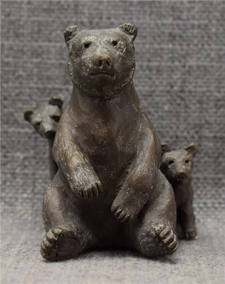 Noel Funderburk | Bear and cubs (20th Century) | MutualArt