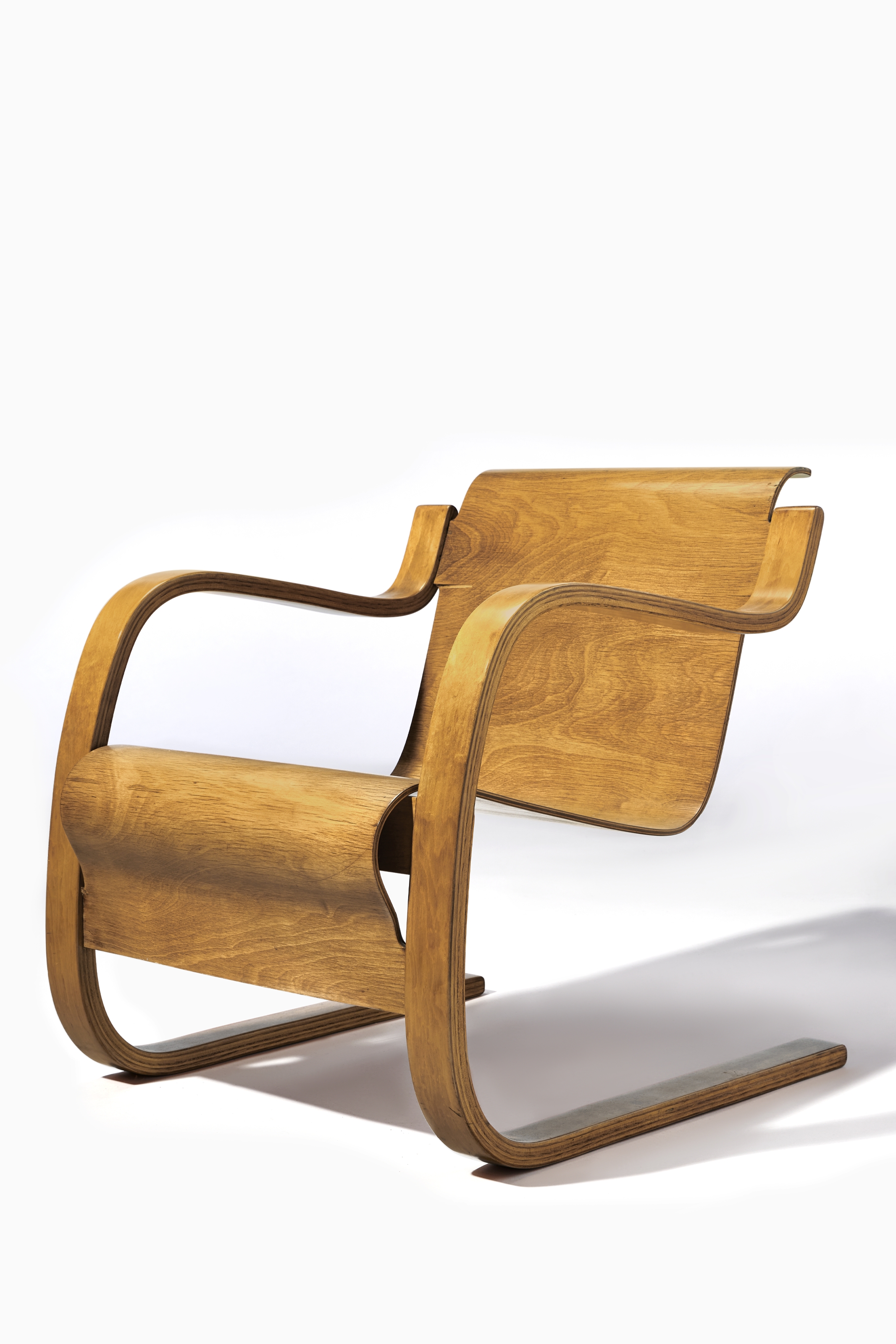 Alvar Aalto | Cantilevered Armchair, Model No. 31, designed for Paimio ...