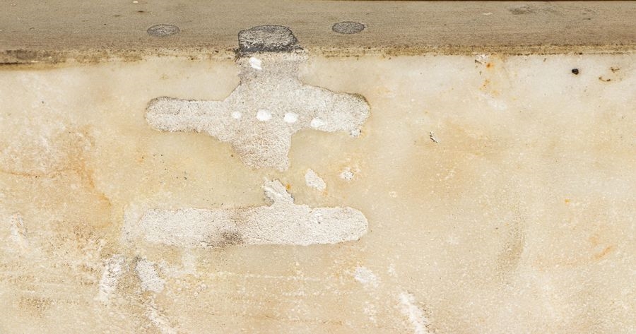 Pierre Roux | Bas-relief en marbre de Carrare | MutualArt