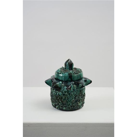 Alice Colonieu | Boite en terre chamottée émaillée vert nuancé de noir ...