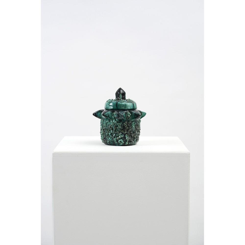 Alice Colonieu | Boite en terre chamottée émaillée vert nuancé de noir ...
