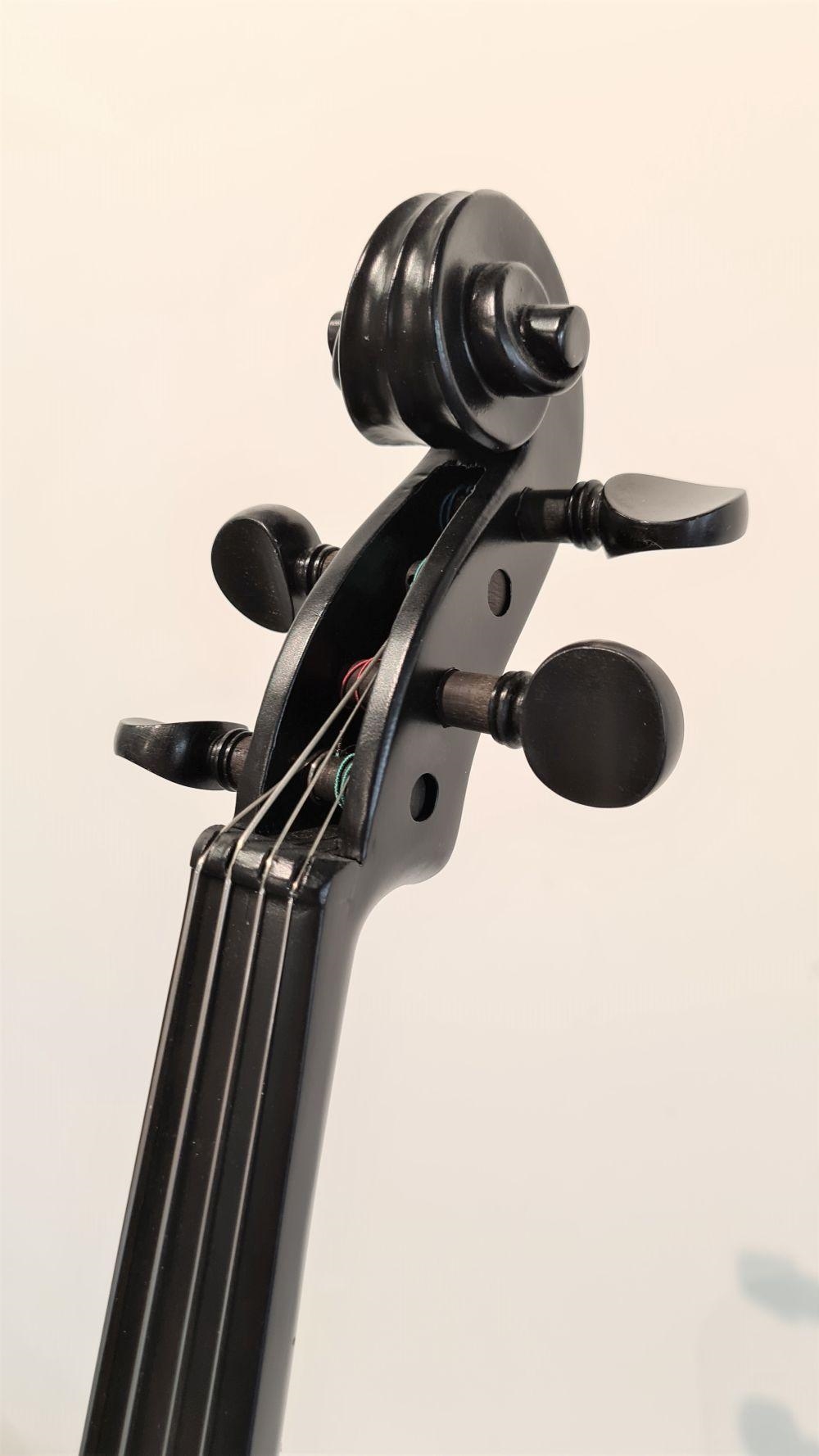 Lirone | Lirone - Violin Niki de Saint Phalle, 2020 (2020) | MutualArt