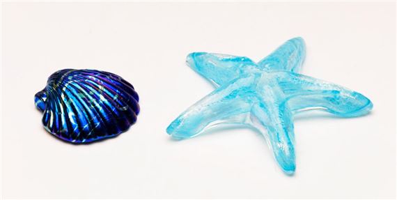 Colin Heaney | A Colin Heaney art glass shell together with a Colin ...