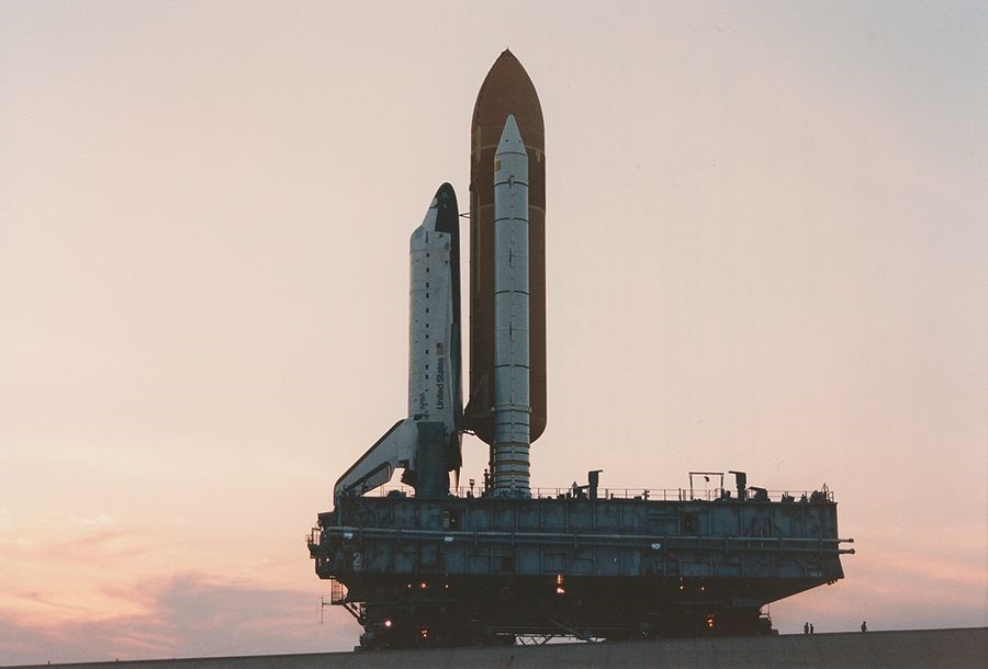 NASA | Parfaire profile view of the space shuttle ATLANTIS (Mission STS ...