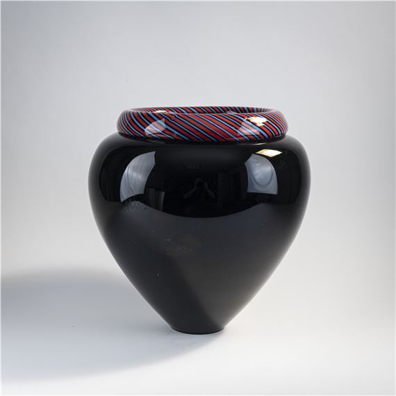 Lino Tagliapietra | Vase (1982) | MutualArt