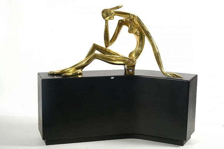 Alfred Liyolo | Nu féminin au repos (1981) | MutualArt