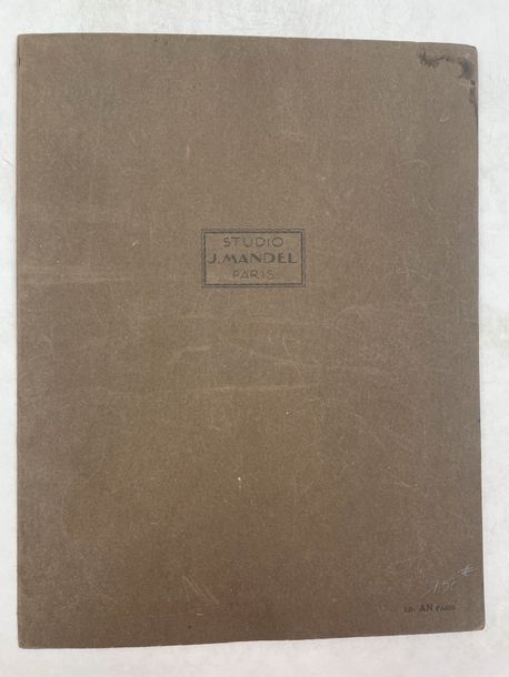 Julian Mandel | Deux photos de deux jeunes femmes nues réalisées par le ...