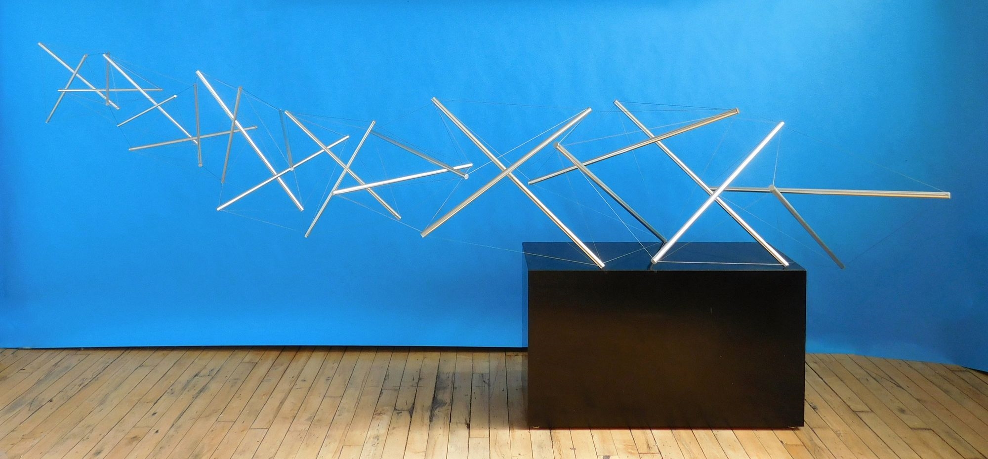 Kenneth Snelson | Gittalore | MutualArt