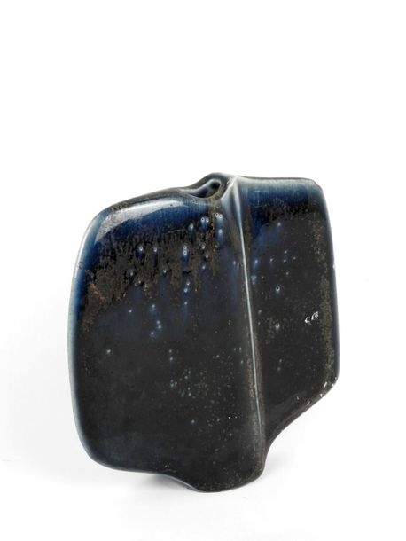 Garotte Solange | Blue glazed stoneware lentil vase | MutualArt