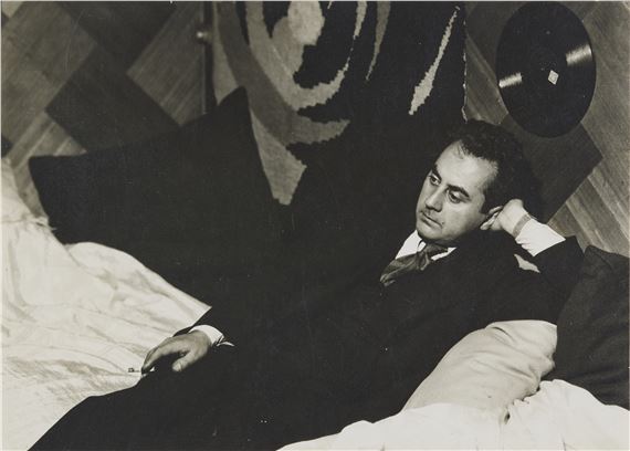 Man Ray | Portrait de groupe avec Leonor Fini (Circa 1930) | MutualArt