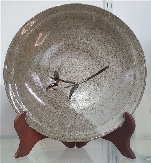 Don Jones | A DON JONES STONEWARE DISH | MutualArt