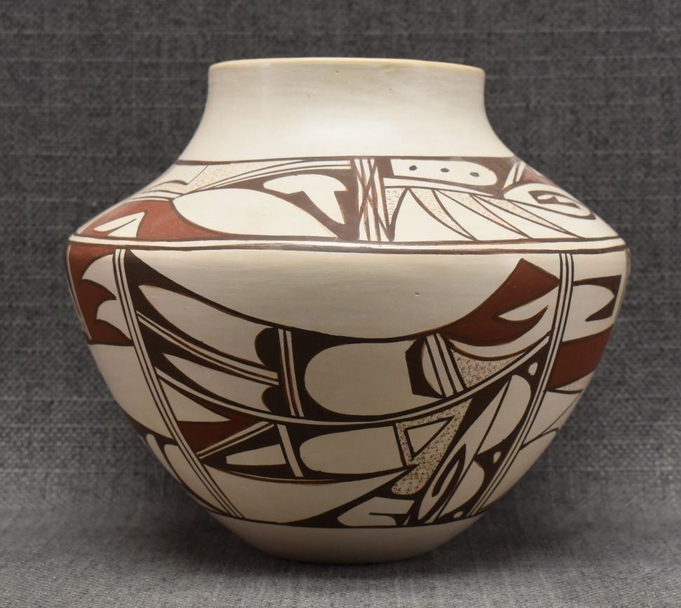 Gail Navasie | HOPI INDIAN POTTERY JAR | MutualArt