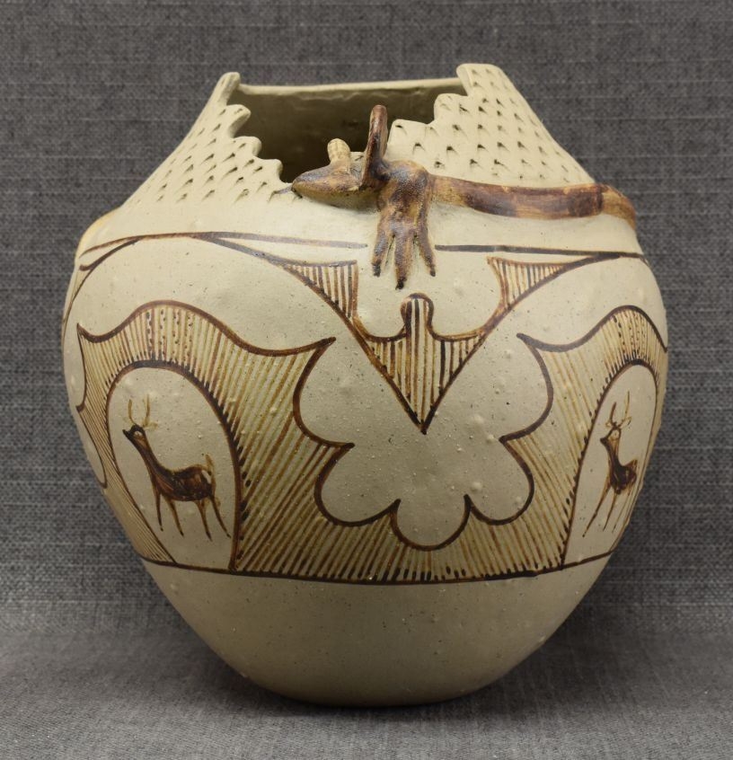 Jennie Laate | ZUNI INDIAN POTTERY OLLA | MutualArt