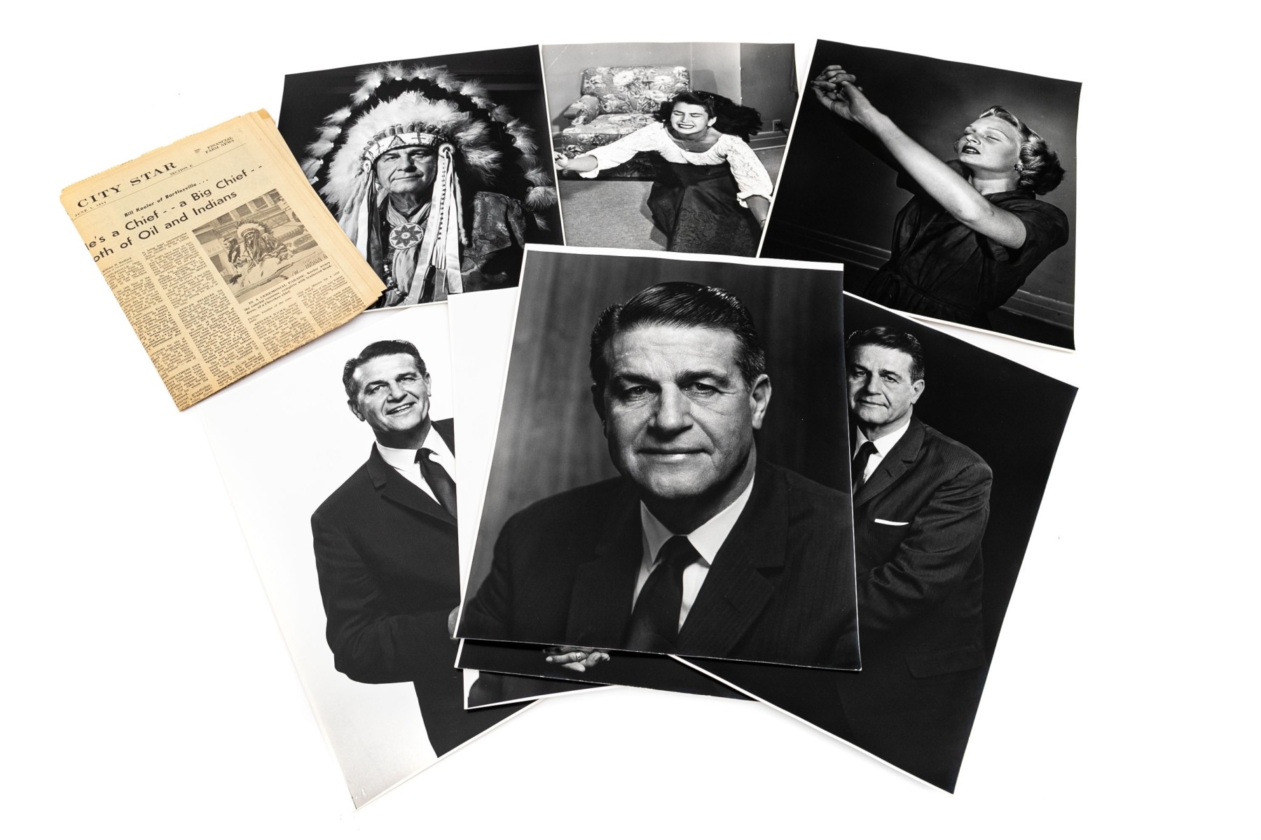 Philippe Halsman | Salvador Dalí with Magnifying Glass | MutualArt