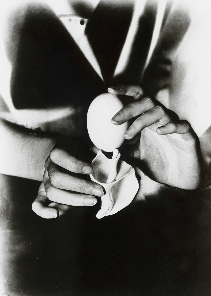 Man Ray | L'oeuf et le coquillage (Ei und Muschel (1931) | MutualArt