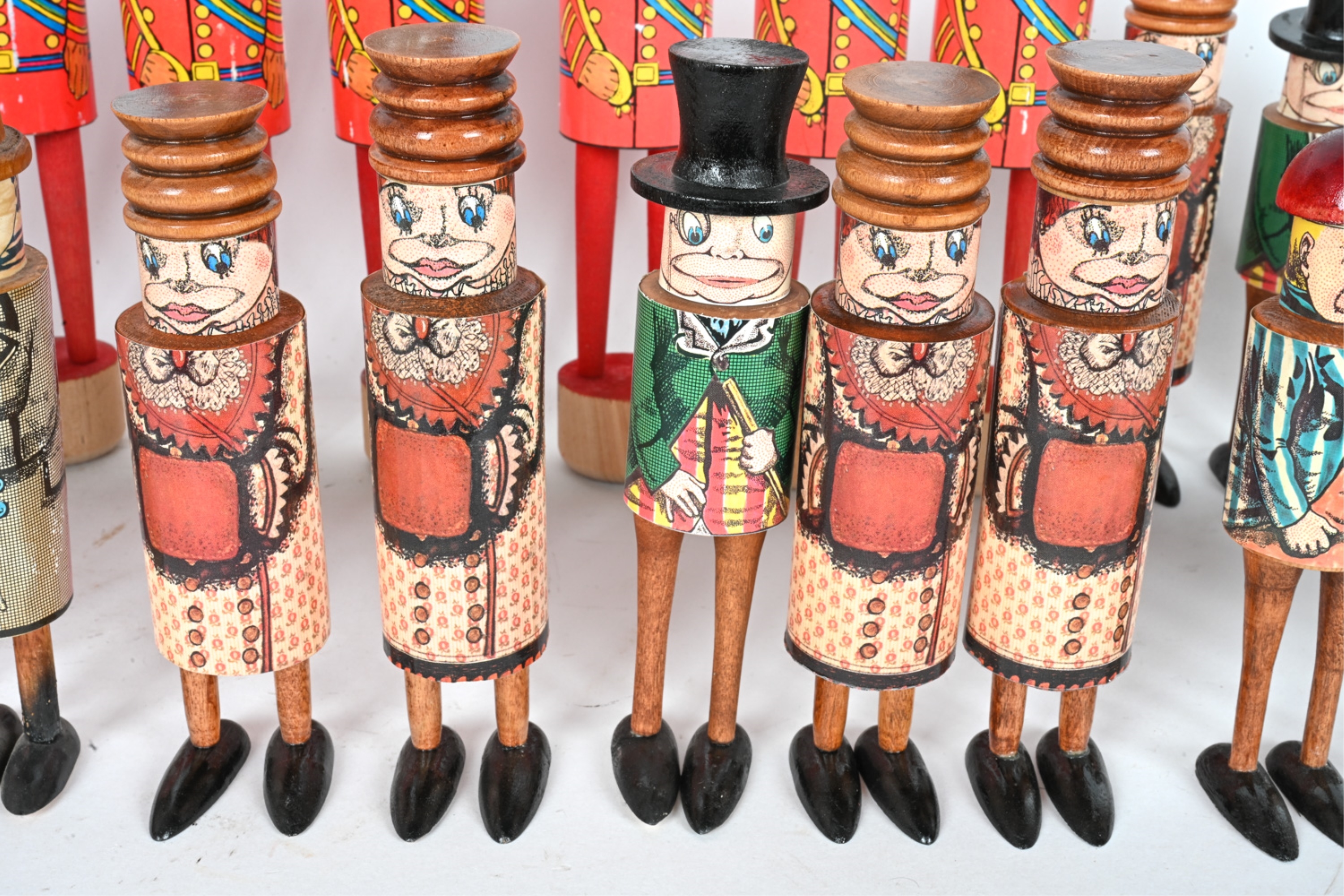 Bill Bell | GROUPING OF BILL BELL COLLECTIBLE WOODEN FIGURES | MutualArt