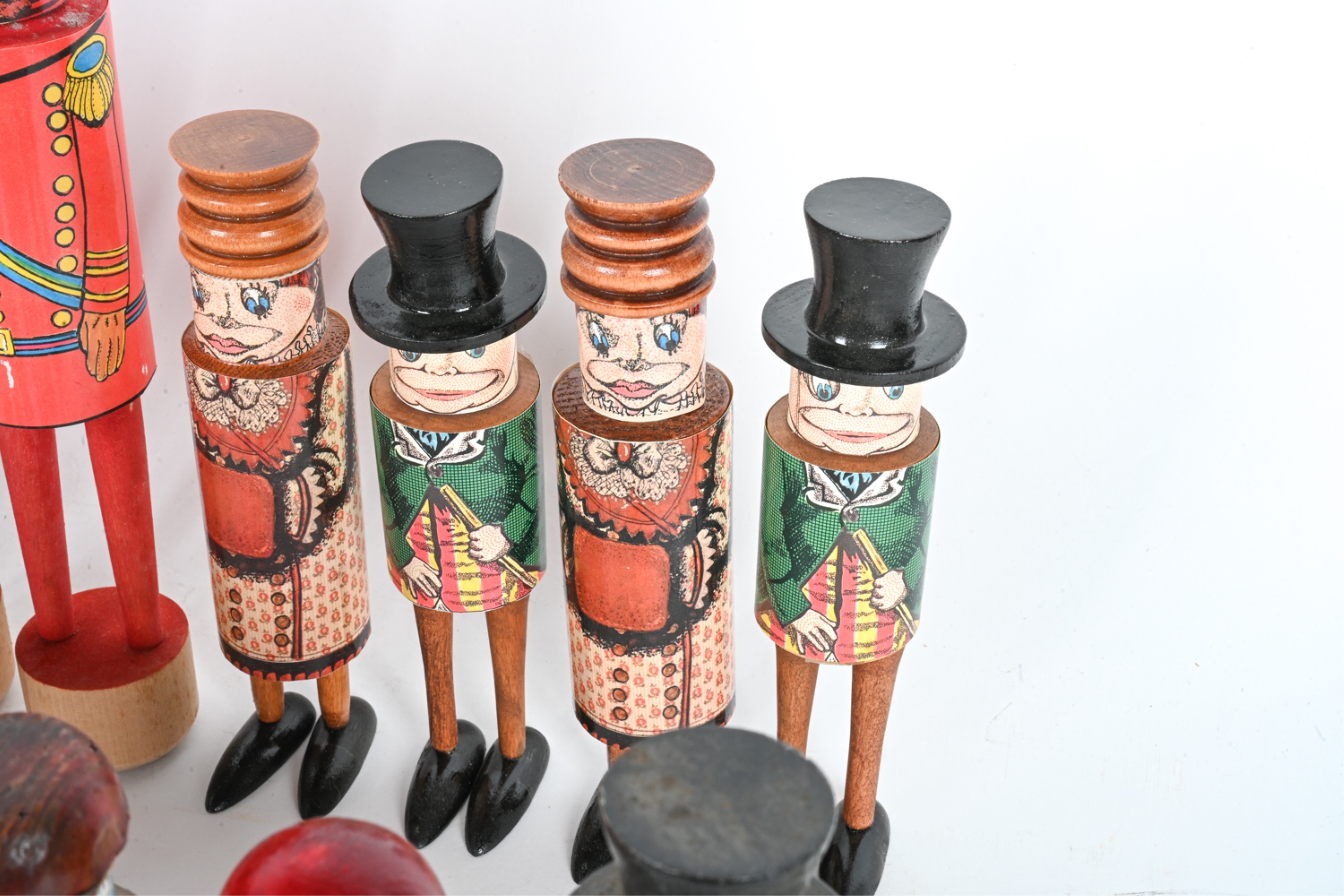 Bill Bell | GROUPING OF BILL BELL COLLECTIBLE WOODEN FIGURES | MutualArt