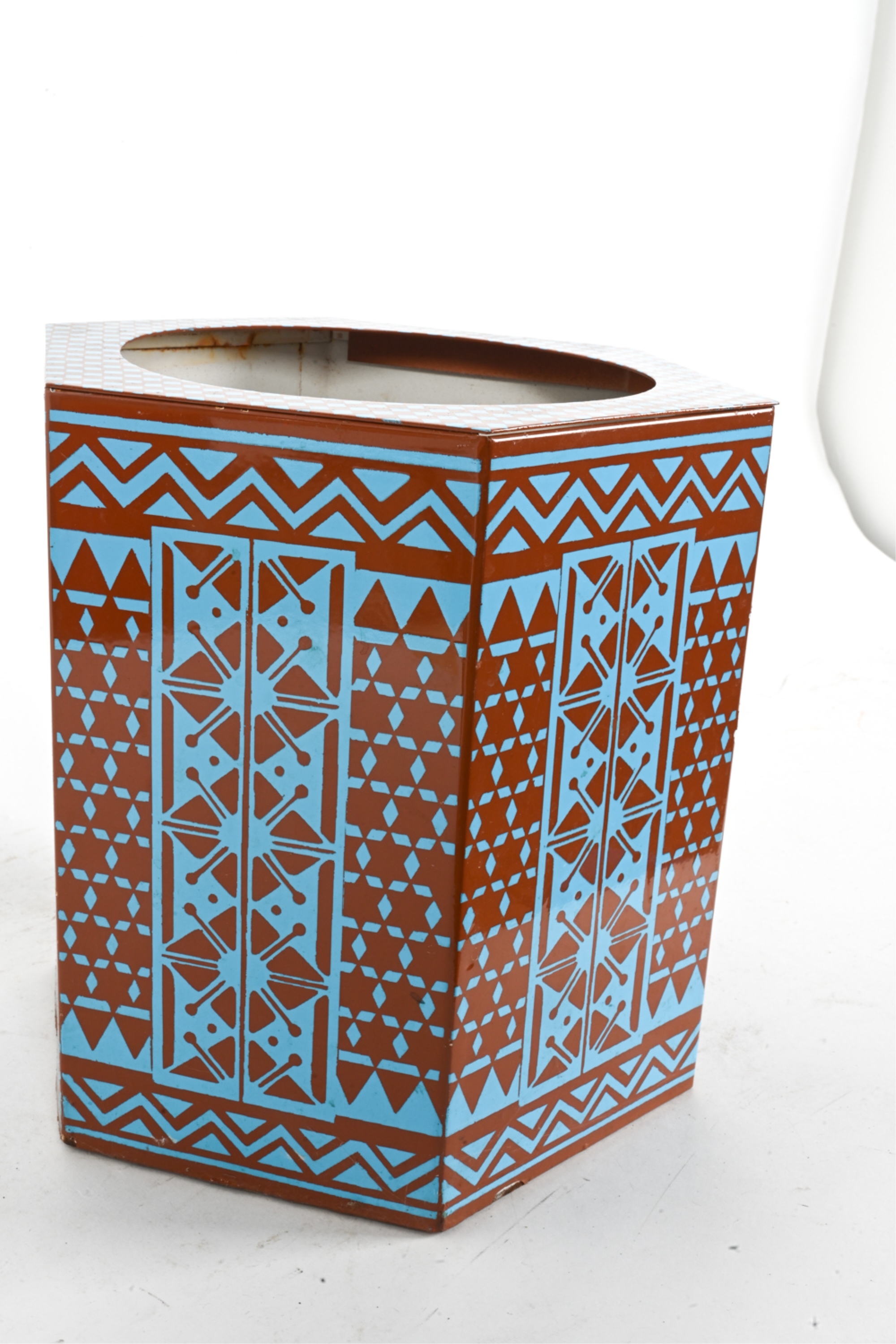 Bill Bell | BILL BELL OP-ART METAL PLANTER | MutualArt
