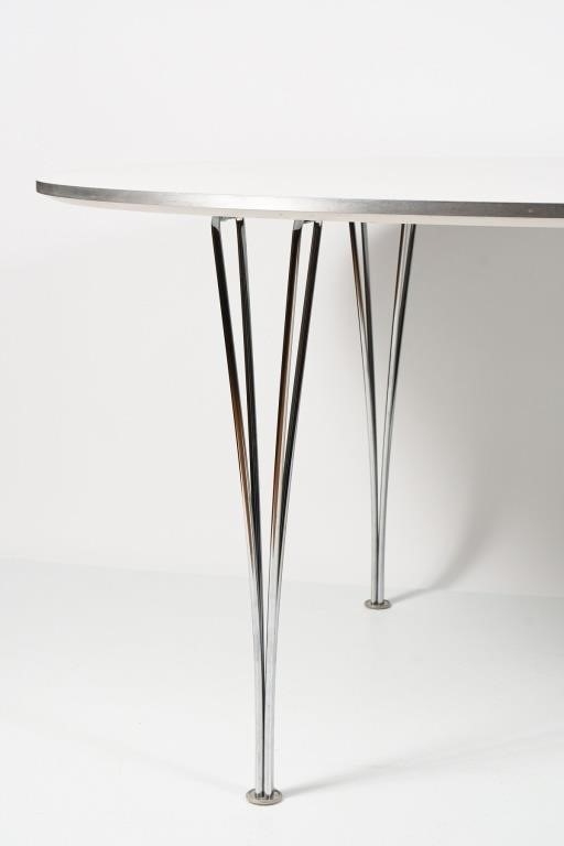 Arne Jacobsen | DANISH FRITZ HANSEN DINING TABLE | MutualArt
