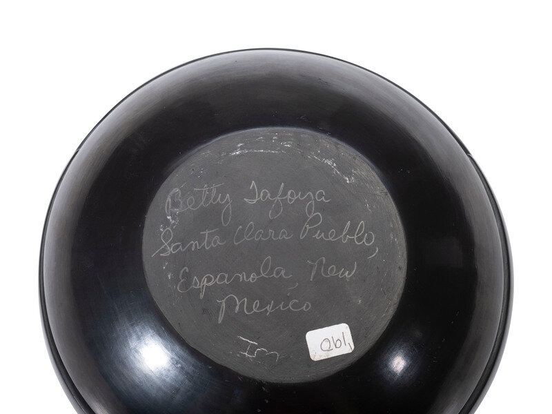 Betty Tafoya | Betty Tafoya (Santa Clara, 1933-1988) Carved Blackware ...