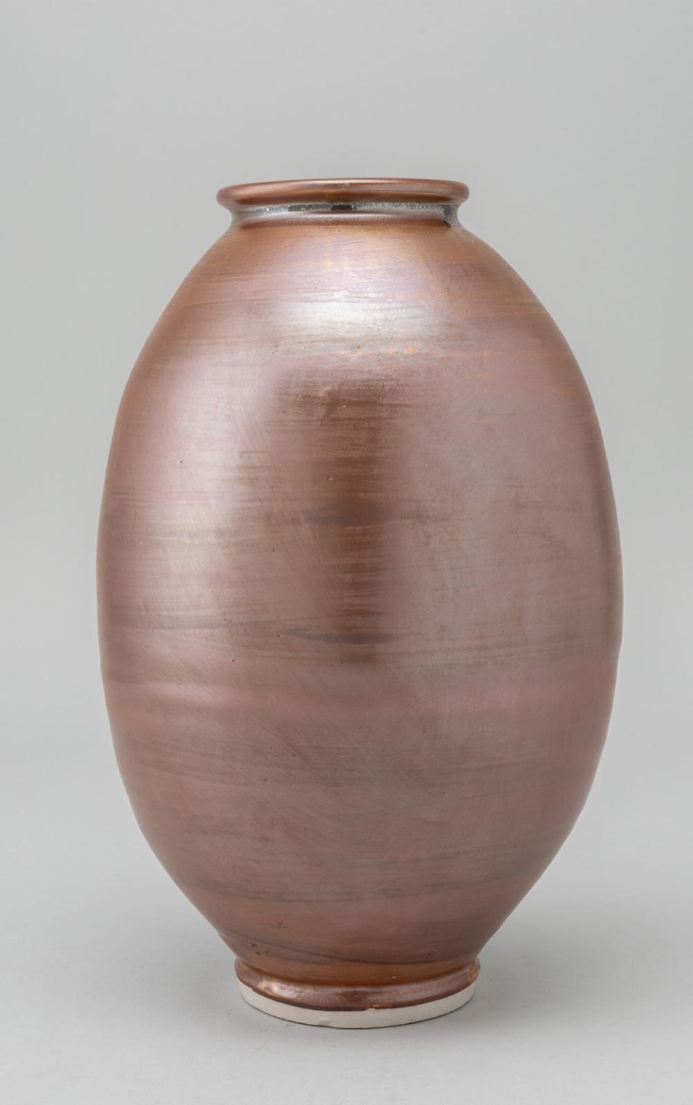 Wayne Ngan | A Wayne Ngan studio art pottery vase | MutualArt