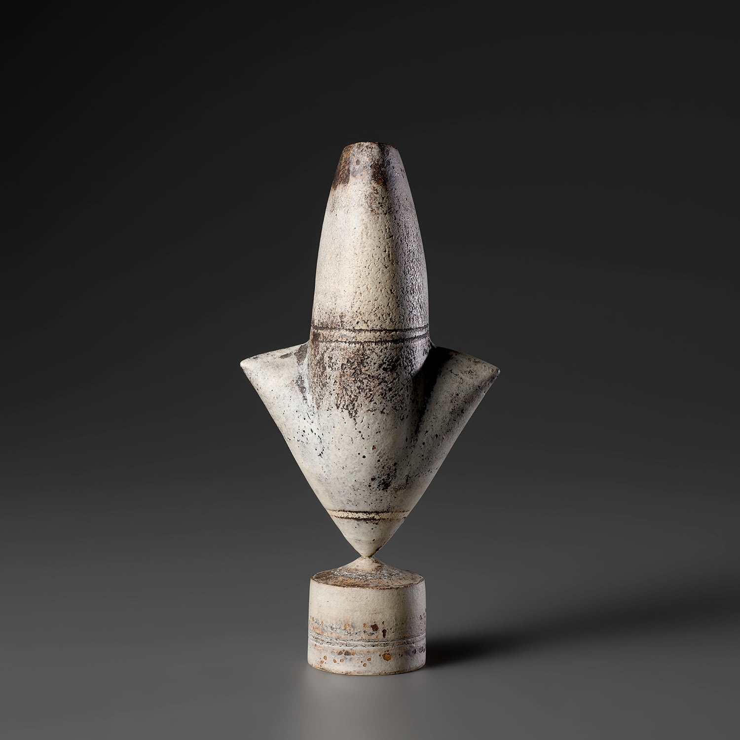 Hans Coper | Rare white 'Cycladic Arrow' form | MutualArt