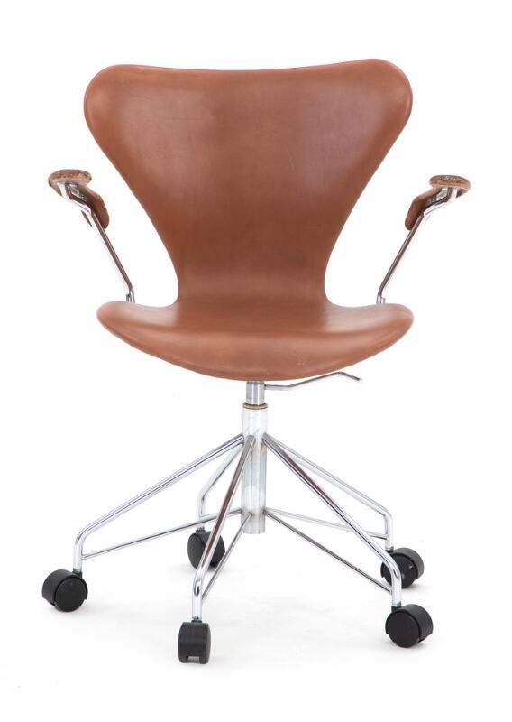 Arne Jacobsen | Seven Chair (1955) | MutualArt