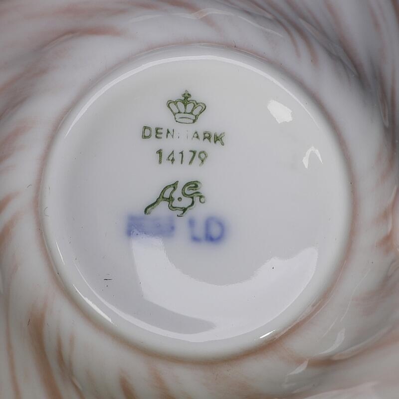 Arje Griegst | “Rose Triton”. A porcelain dinner plate | MutualArt
